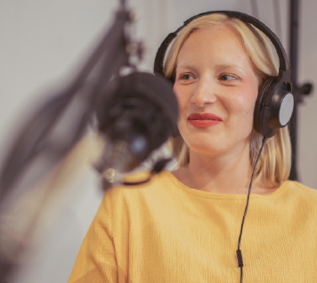 An effective corporate podcast, how can it be achieved? - LLYC